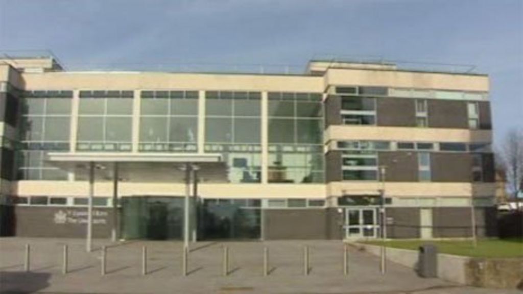 Mold courts custody suite closed for 12-week revamp - BBC News