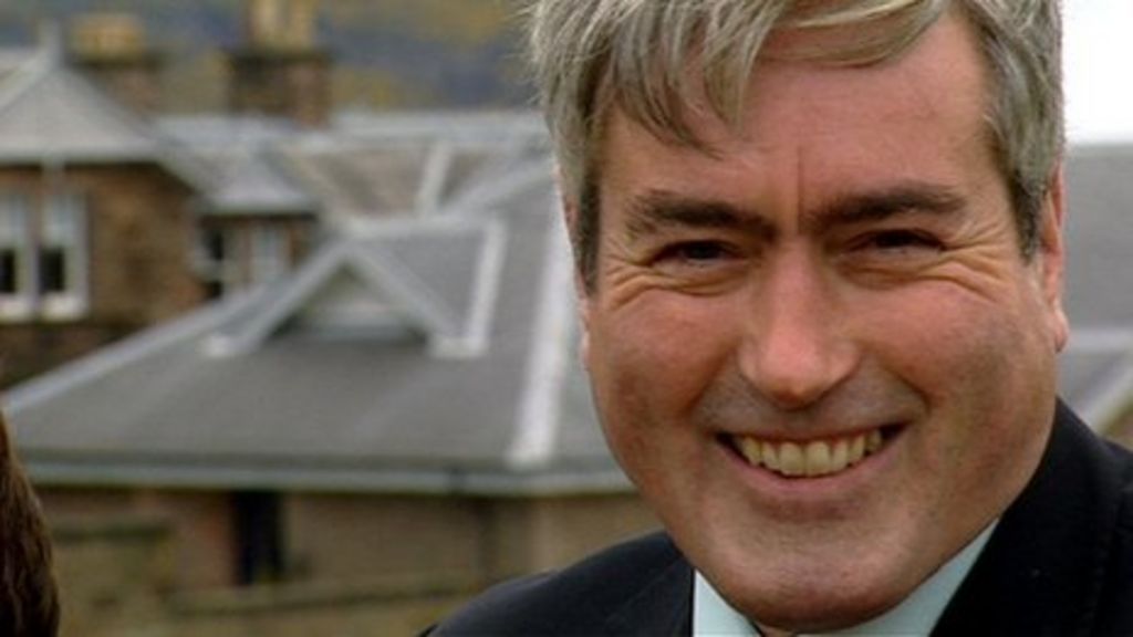 Iain Gray bows out as Labour leader - BBC News