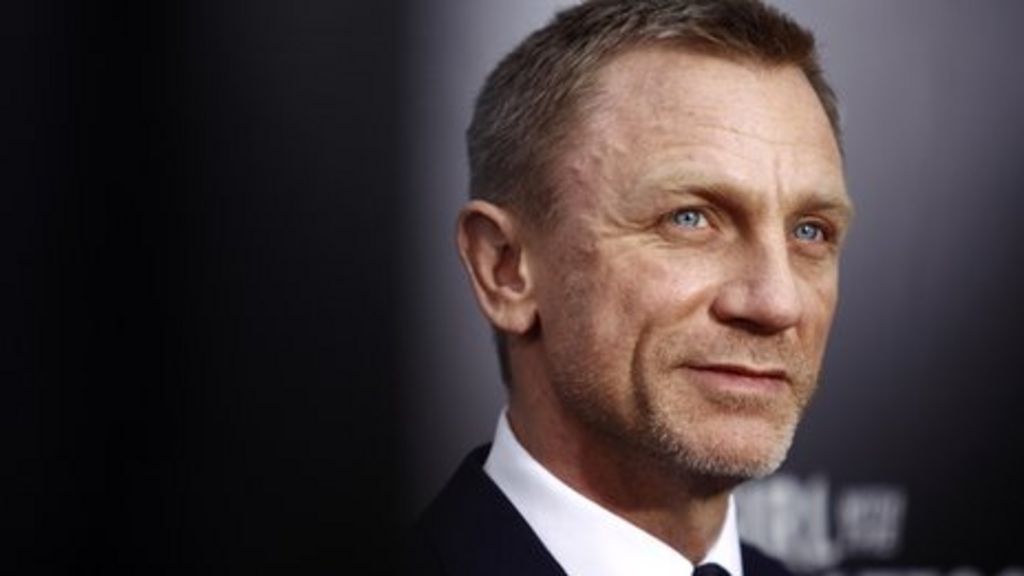 Daniel Craig on press freedom and the latest James Bond - BBC News