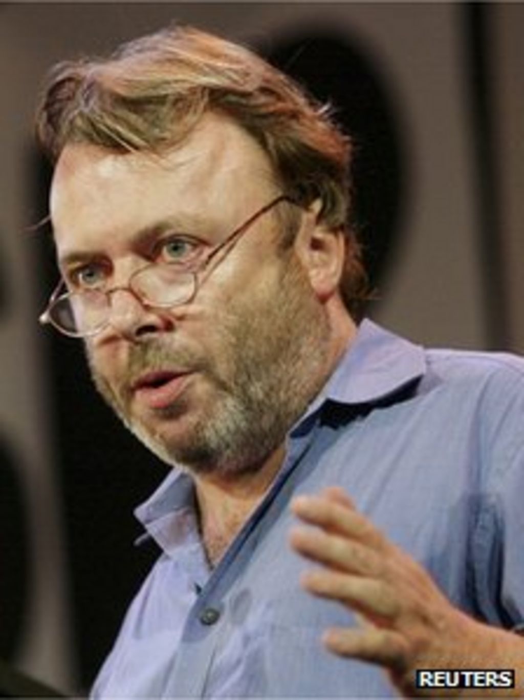 Tributes paid to journalist Christopher Hitchens - BBC News