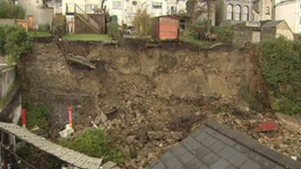 Action call after wall collapse - BBC News