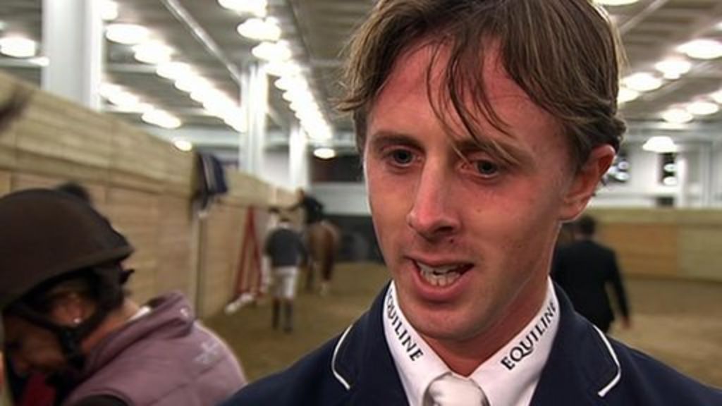 Ben Maher triumphs in Olympia World Cup show jumping - BBC Sport