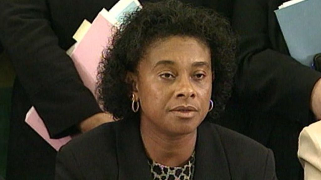Family of Stephen Lawrence on Macpherson report - BBC News