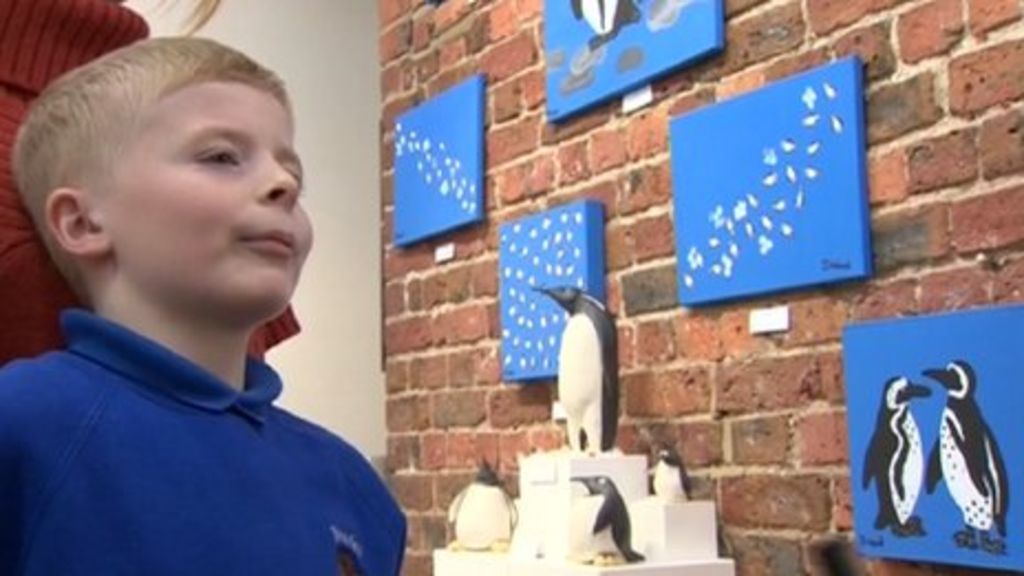 Dylan Ward, 11, sells paintings for charity - BBC News