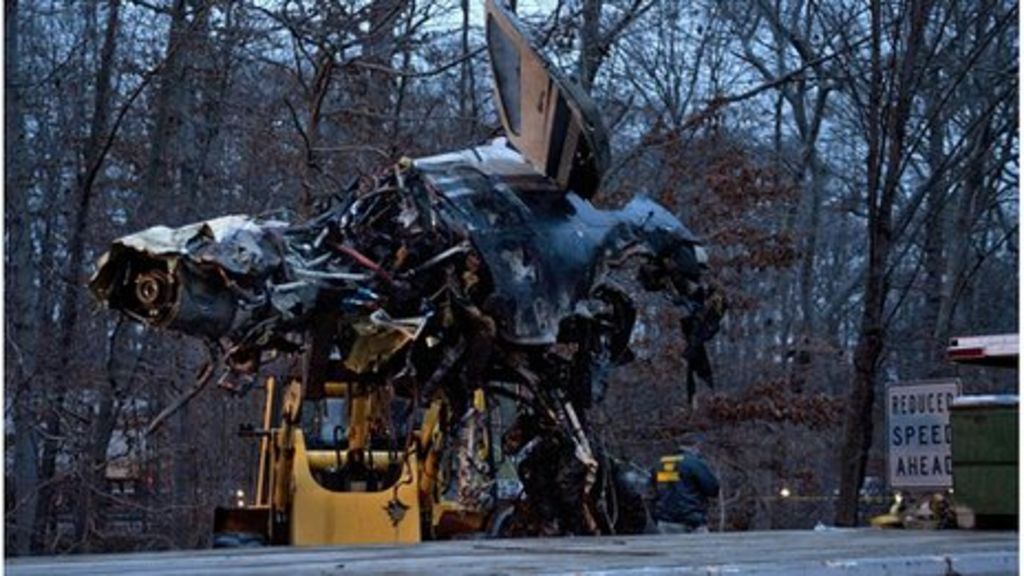 Five die in plane crash on New Jersey Interstate 287 - BBC News