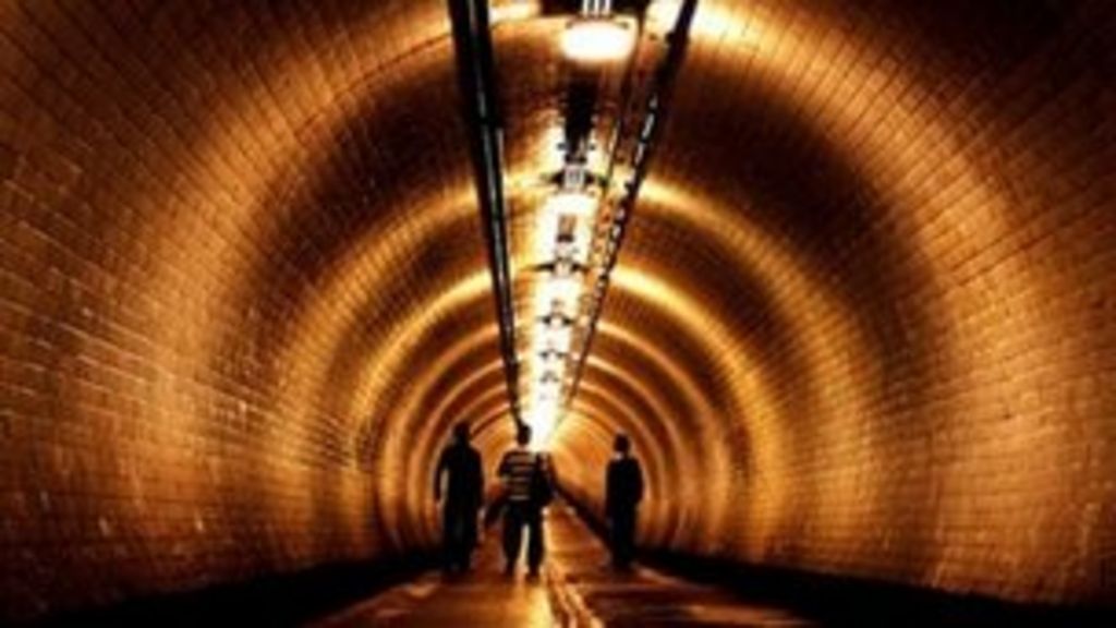 Greenwich's Woolwich Foot Tunnel re-opens after revamp - BBC News