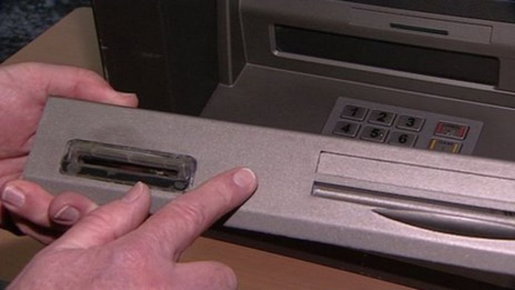 How to spot a dodgy cash machine - BBC News