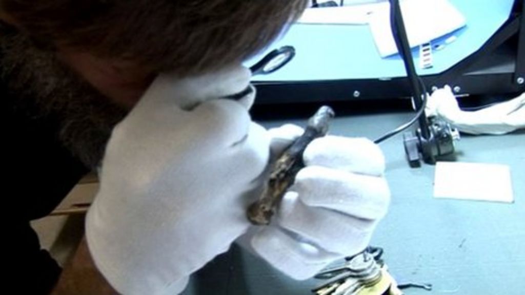 Yeti finger mystery solved in Scotland - BBC News