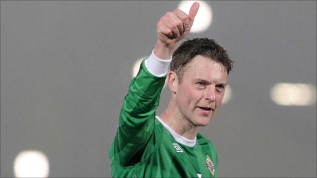 Stephen Craigan urges NI players to back Michael O'Neill - BBC Sport