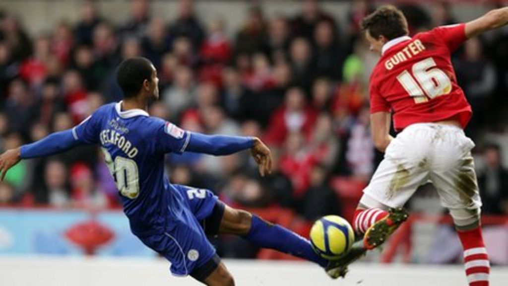 Nottinghamshire police launch probe into football chants - BBC News