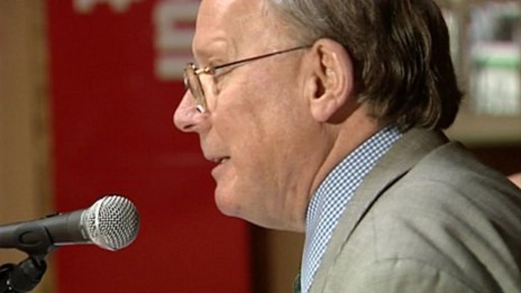 Tributes are paid to former MP Frank Cook who has died - BBC News