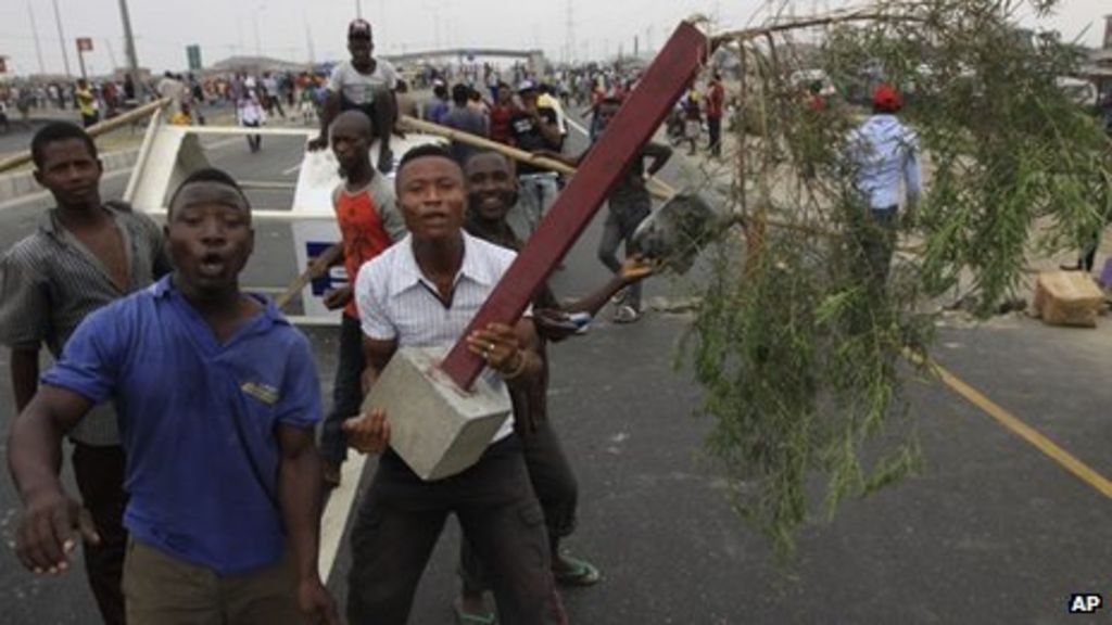 Minna riot: Nigeria curfew in Niger state - BBC News