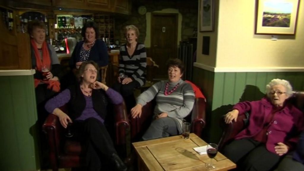 Gwaun Valley in Pembrokeshire celebrates New Year, again - BBC News