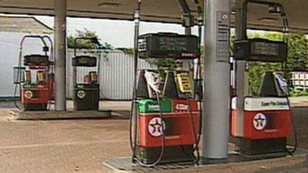 Fuel price protests 2000: farmers and motorists remember - BBC News