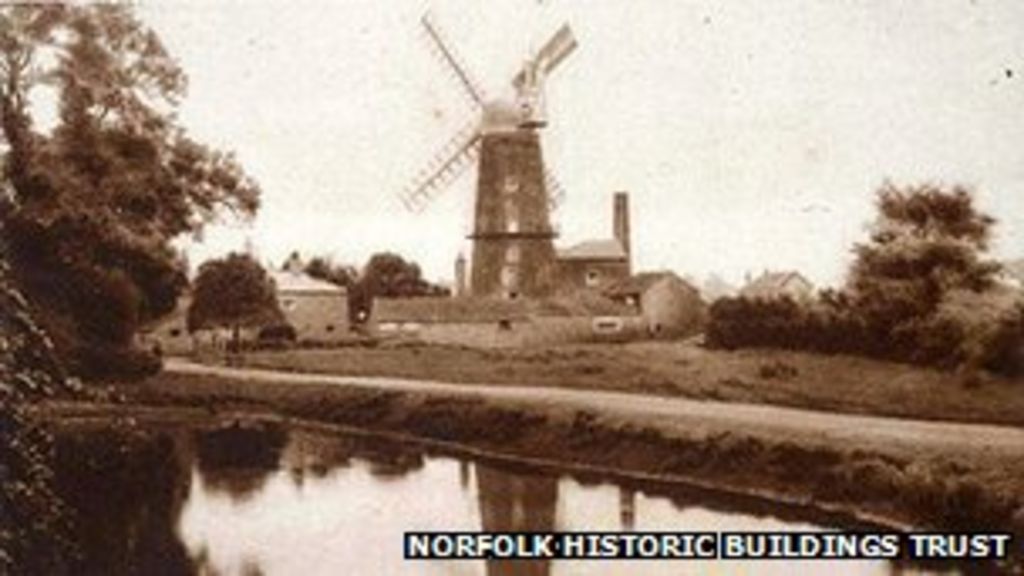 Last sail removed from Denver Windmill in Norfolk - BBC News