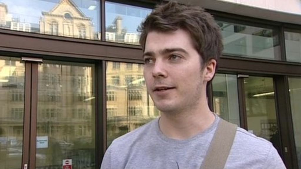 'Piracy' student Richard O'Dwyer loses extradition case - BBC News