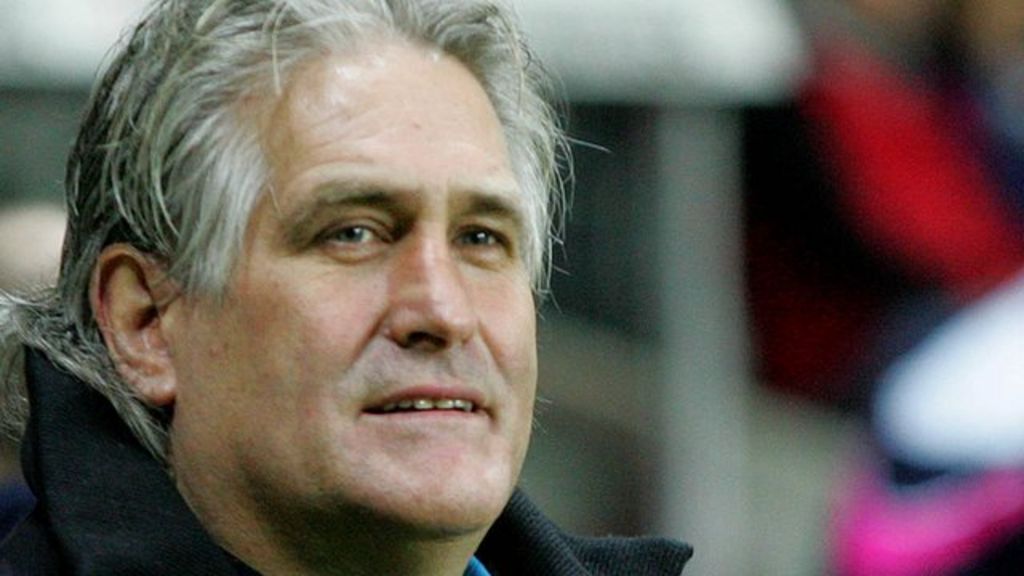 Scott Johnson bows to Biarritz class in Ospreys defeat - BBC Sport
