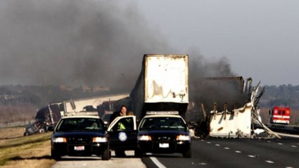 Florida crash: 10 killed in multi-vehicle pile-up - BBC News