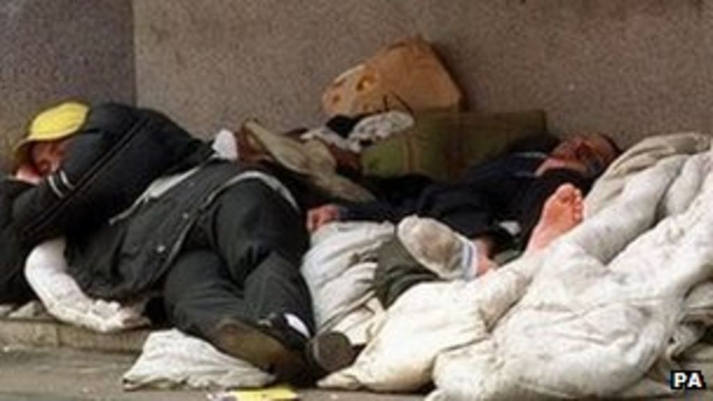 'More young homeless' seek help in Birmingham - BBC News