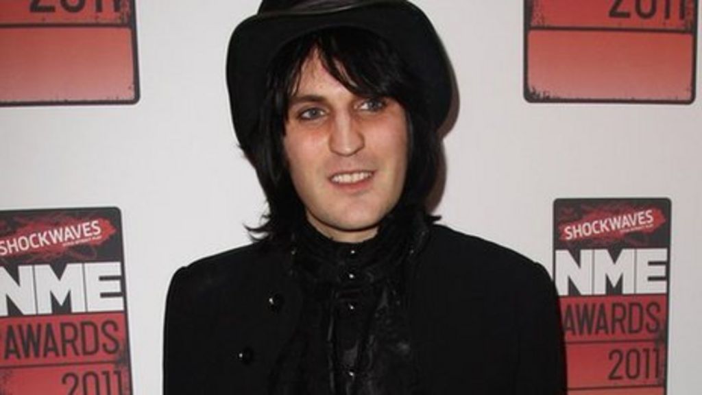 Noel Fielding on the 'undiluted madness' of new series - BBC News