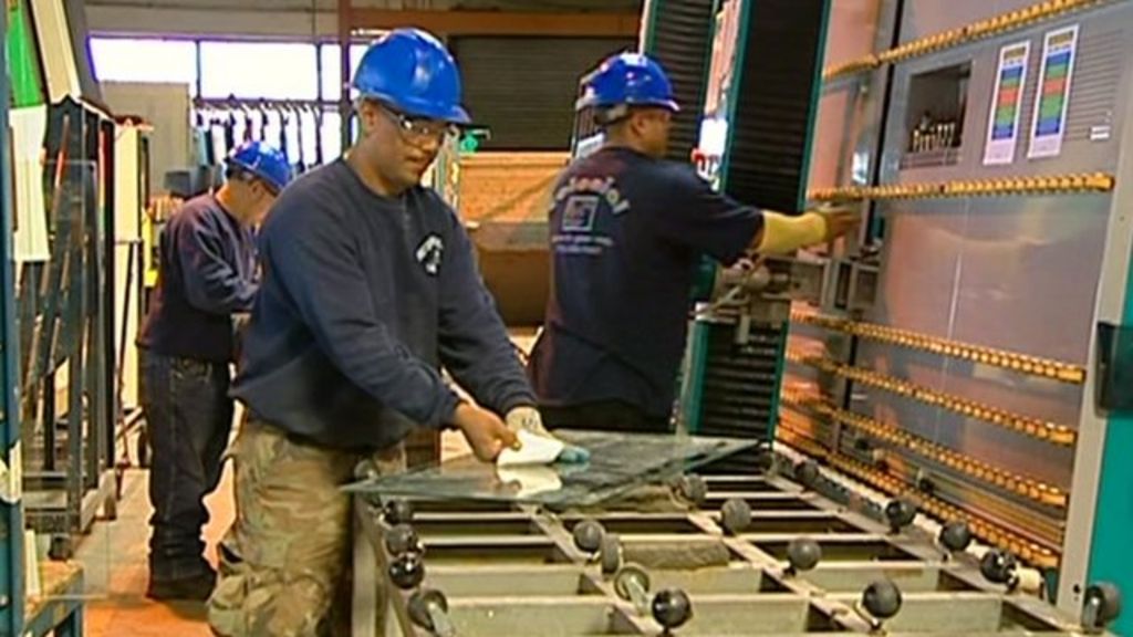Manufacturing sector provides jobs to aid US economy - BBC News