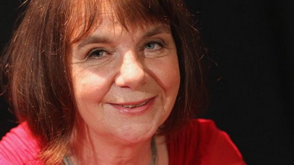Children's laureate Julia Donaldson pens protest poem - BBC News