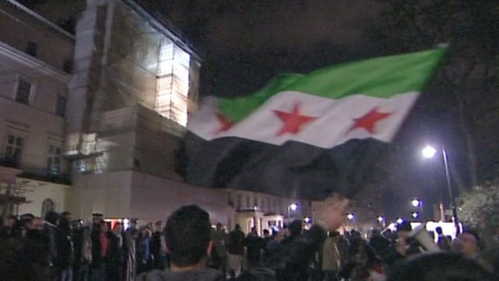 Protesters gather at London's Syria embassy - BBC News