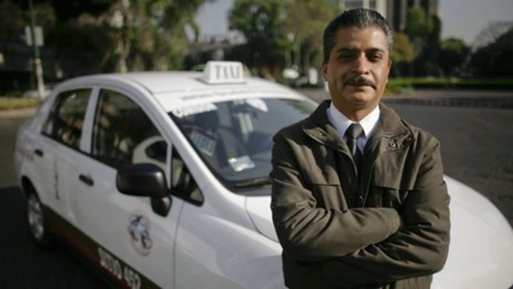 Working Lives Mexico: Taxi driver - BBC News