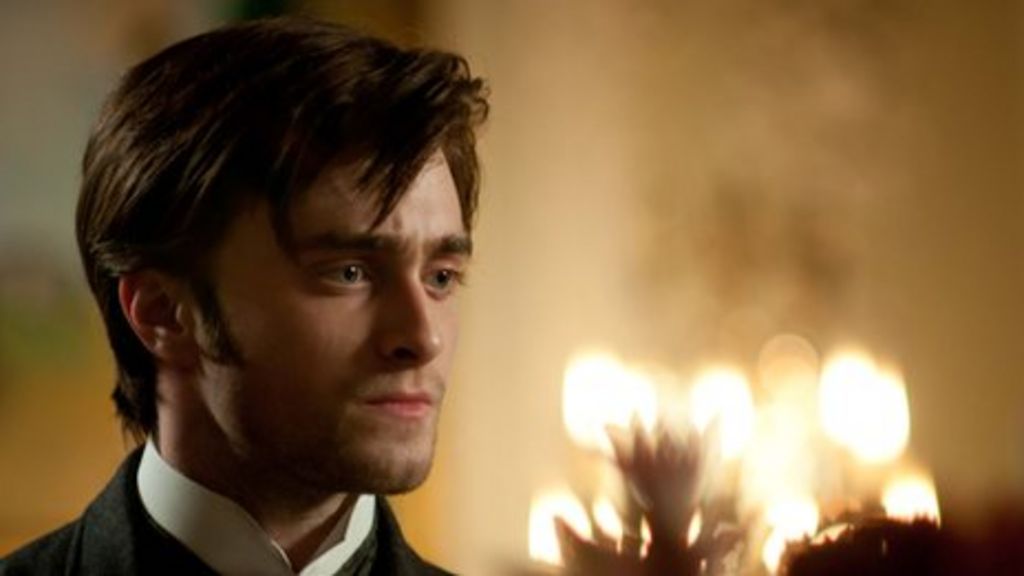 Daniel Radcliffe horror film tops UK box office chart - BBC News