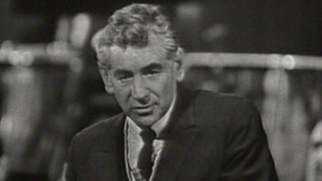 Bernstein's daughter on reviving her father's musical legacy - BBC News