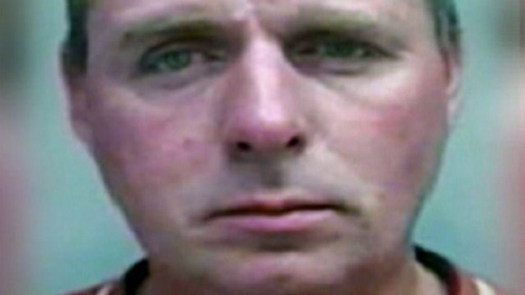 Reverend John Suddards murder suspect is 'dangerous' - BBC News