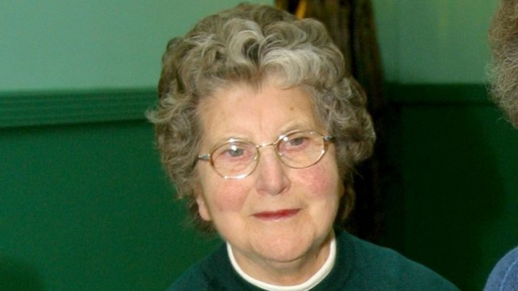 Death of elderly woman in Perthshire 'suspicious' - BBC News