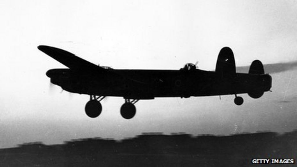 MoD St Athan: Era ends as last VC10 aircraft leaves maintenance base ...