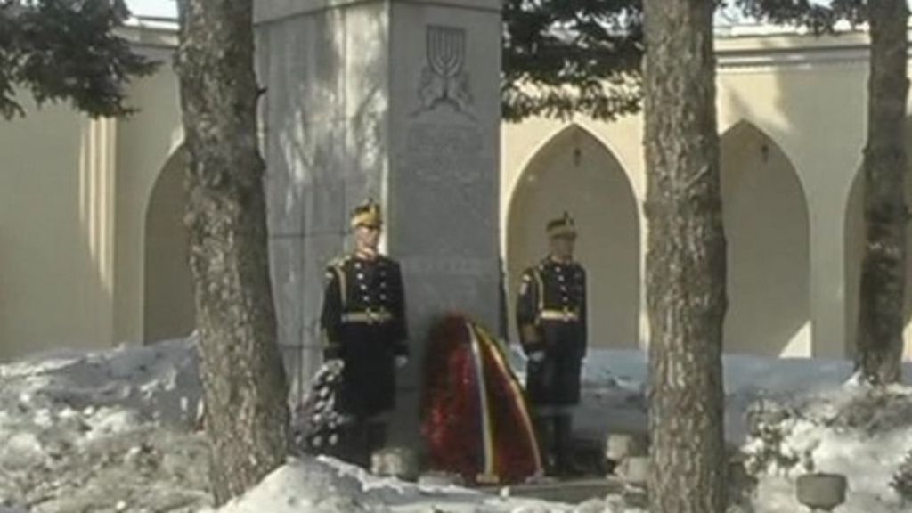 Ceremony marks death of hundreds of Romanian Jews - BBC News