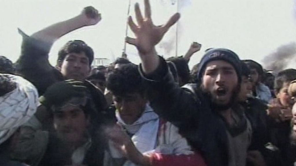 Afghan protests continue, despite US appeal for calm - BBC News