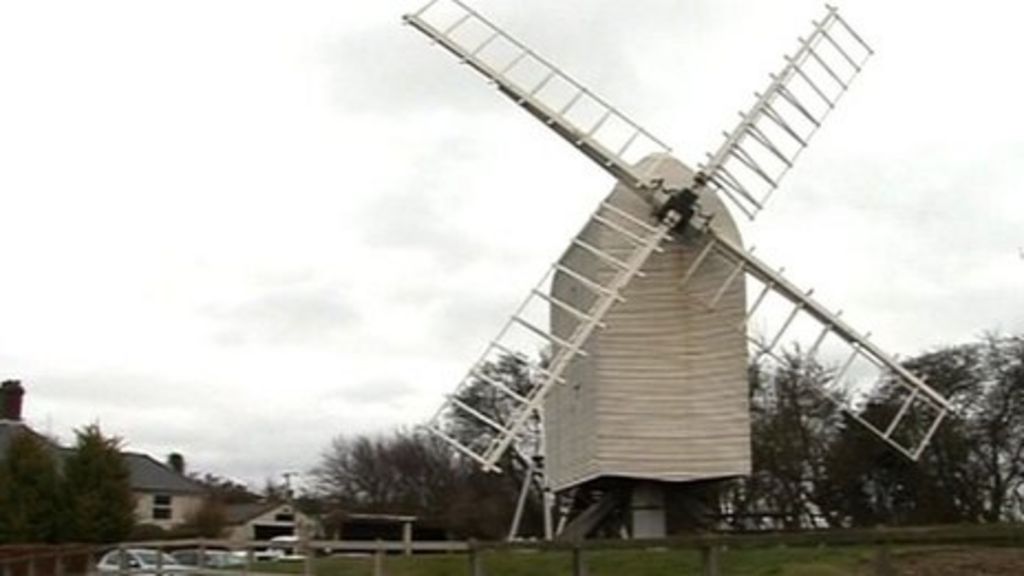 Great Chisill's 200-year-old windmill to be restored - BBC News