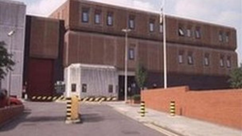 HMP Bristol gives better drug help to prisoners report says - BBC News