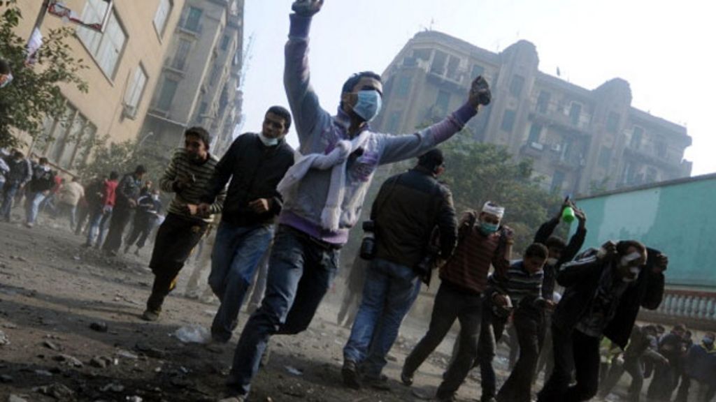 Women reporters on the front line - BBC News