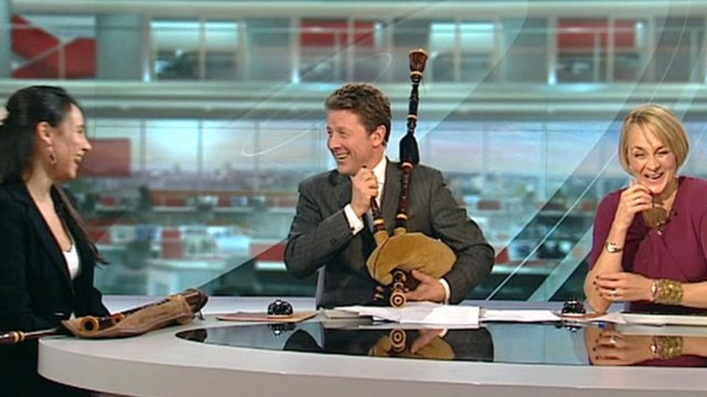 UK hosts first ever International Bagpipe Conference - BBC News