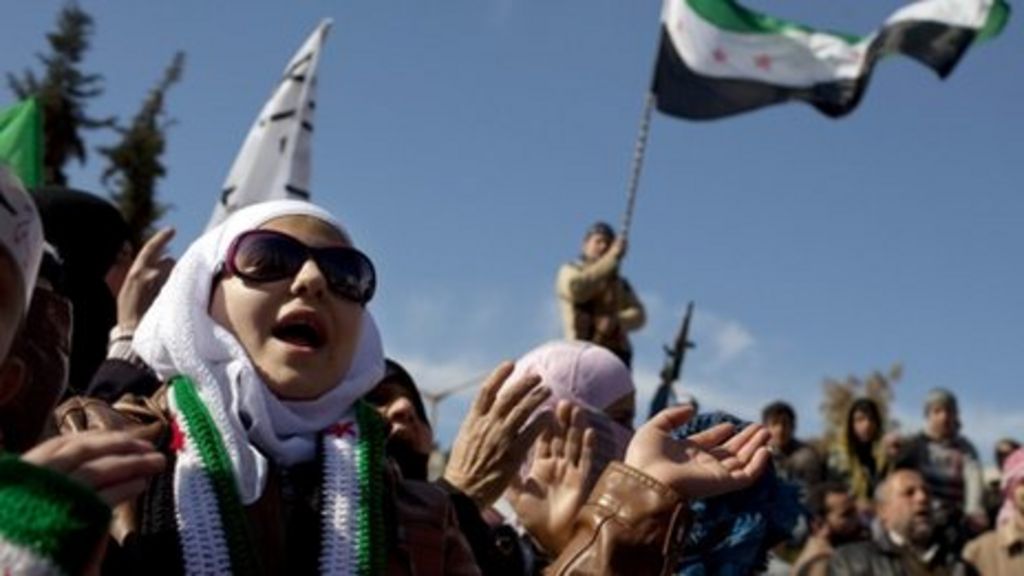 Women play central role in Syria uprising - BBC News