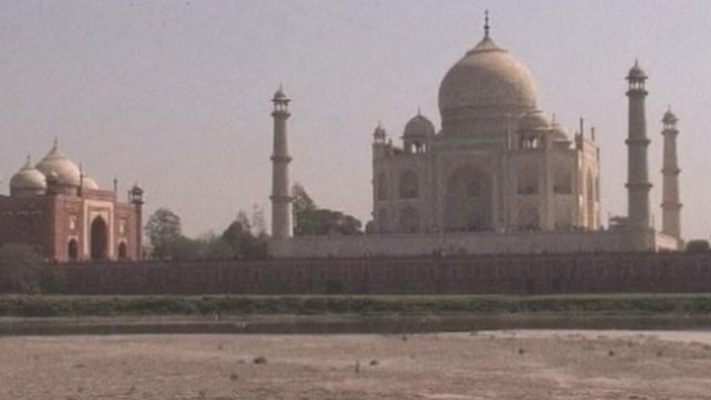 Architects fear Taj Mahal is slowly sinking - BBC News