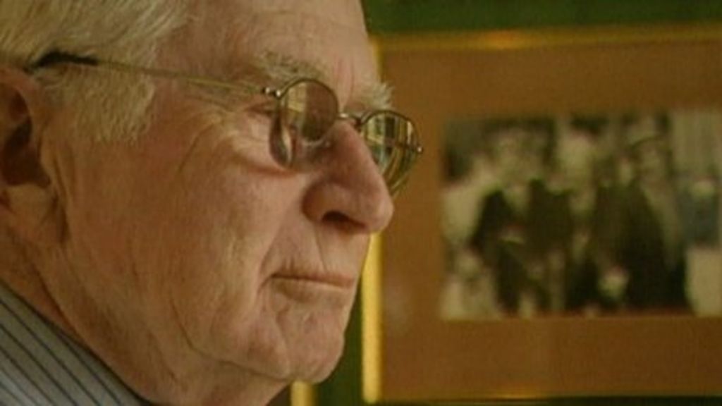 Celebration marks life of Dad's Army co-writer David Croft - BBC News
