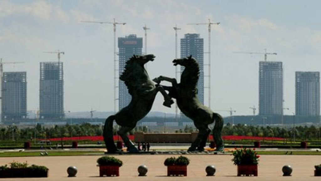 Ordos: The biggest ghost town in China - BBC News