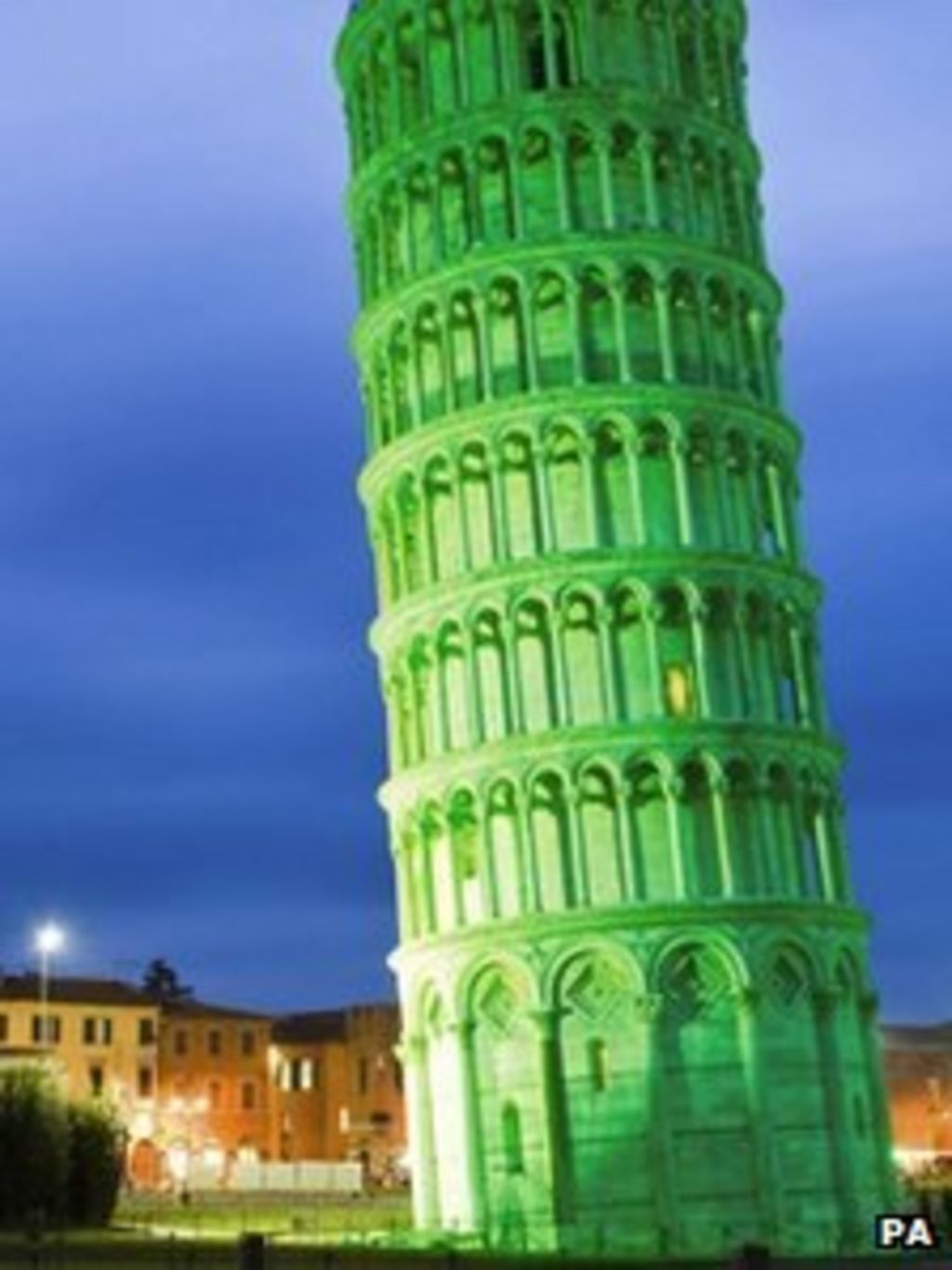 Leaning Tower of Pisa going green for St Patrick's Day - BBC News