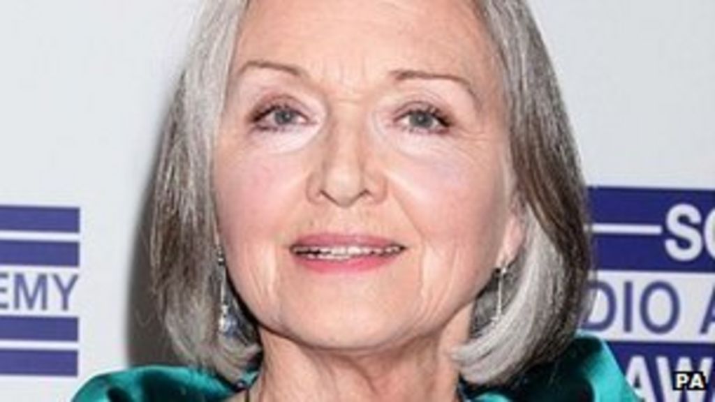 Anna Ford criticises BBC over ageism - BBC News