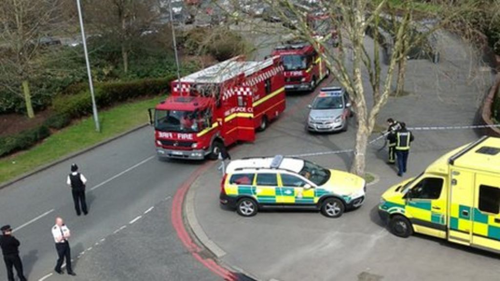 Croydon police station explosion leaves seven people hurt - BBC News