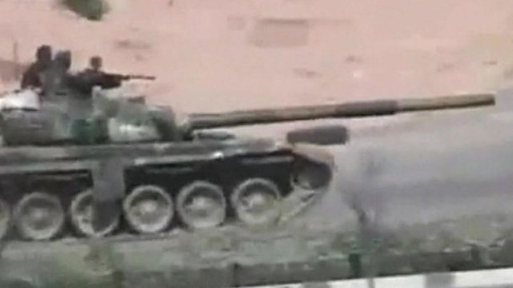 'Government tanks shell houses' in Hama, Syria - BBC News