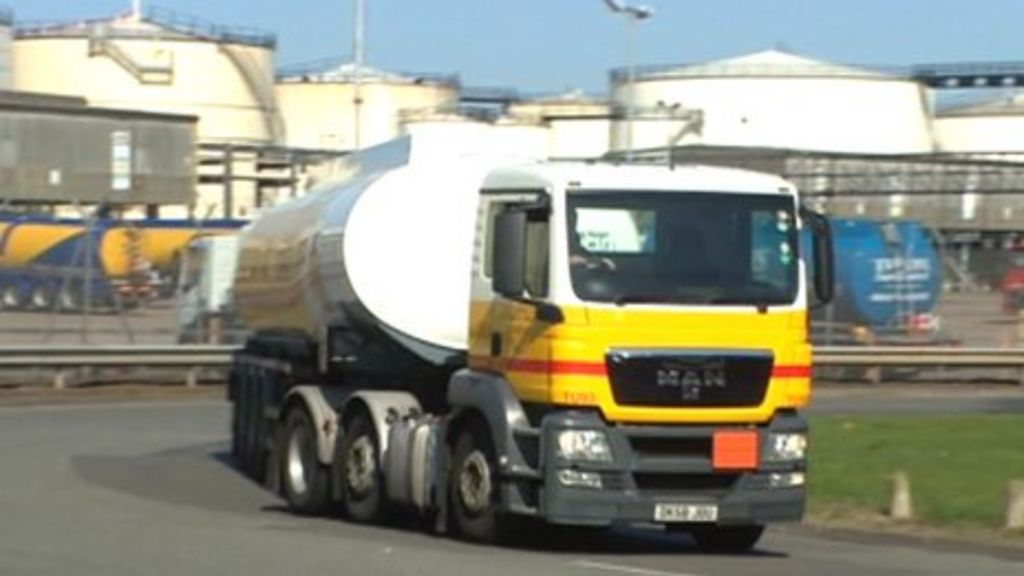 Fuel strike threat: Tankers are like 'moving bombs' - BBC News