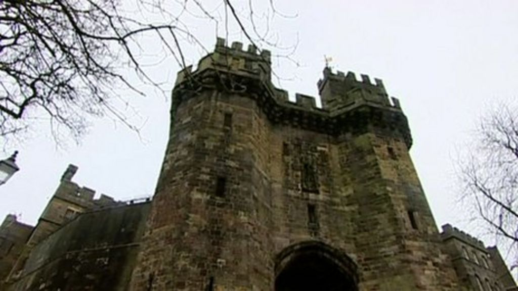 Tour opens up parts of Lancaster Castle 'unseen' for 50 years - BBC News