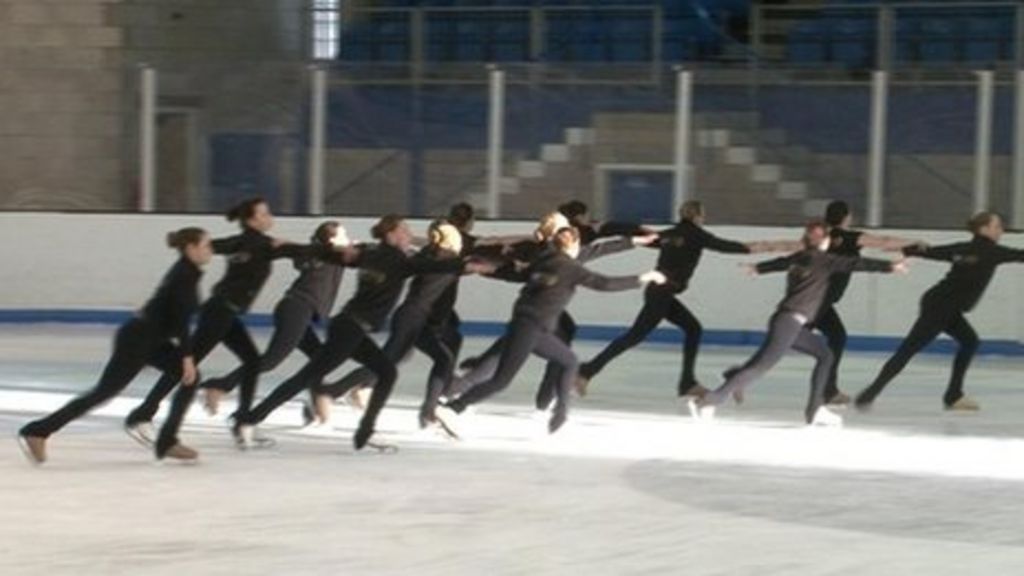 Synchronised skating competition takes place in Dumfries - BBC News
